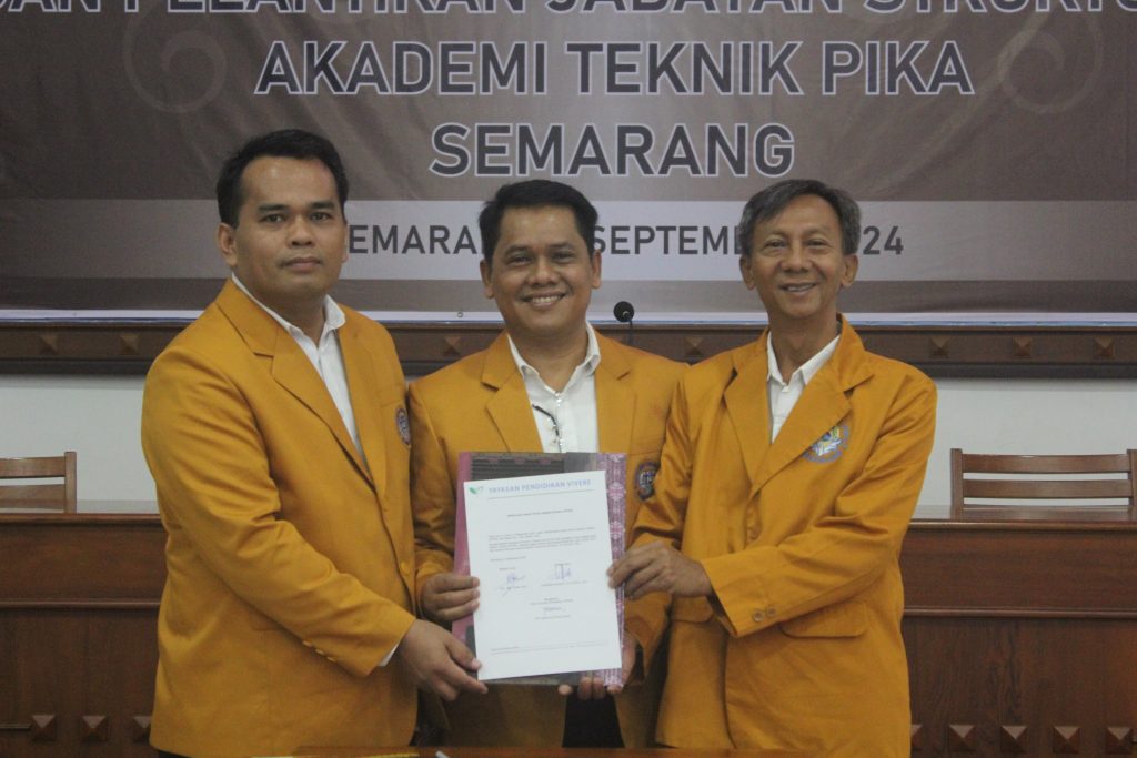 SERAH TERIMA JABATAN DIREKTUR DAN PELANTIKAN PEJABAT STRUKTURAL ATPIKA ...
